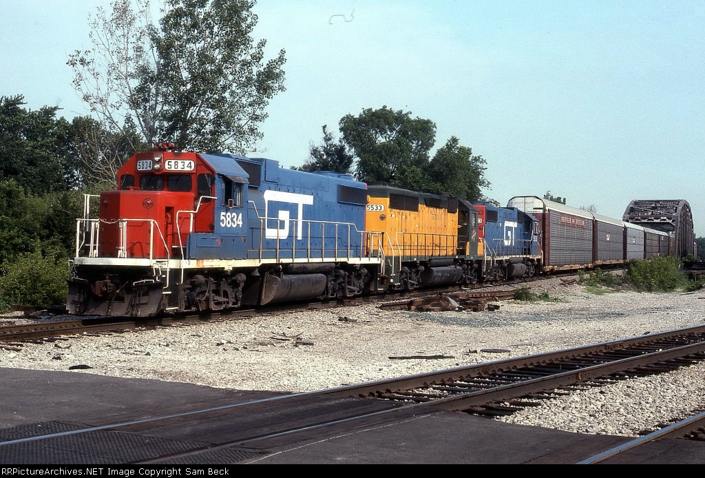 GTW 5834, CNW 5533, and GTW 5833 on #370